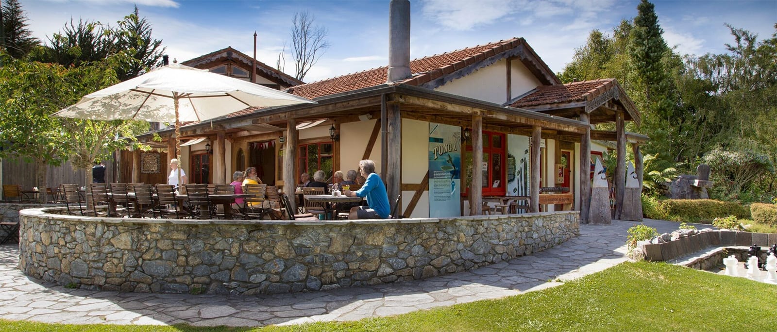 JesterHouse – Jester House Café and Tame Eels